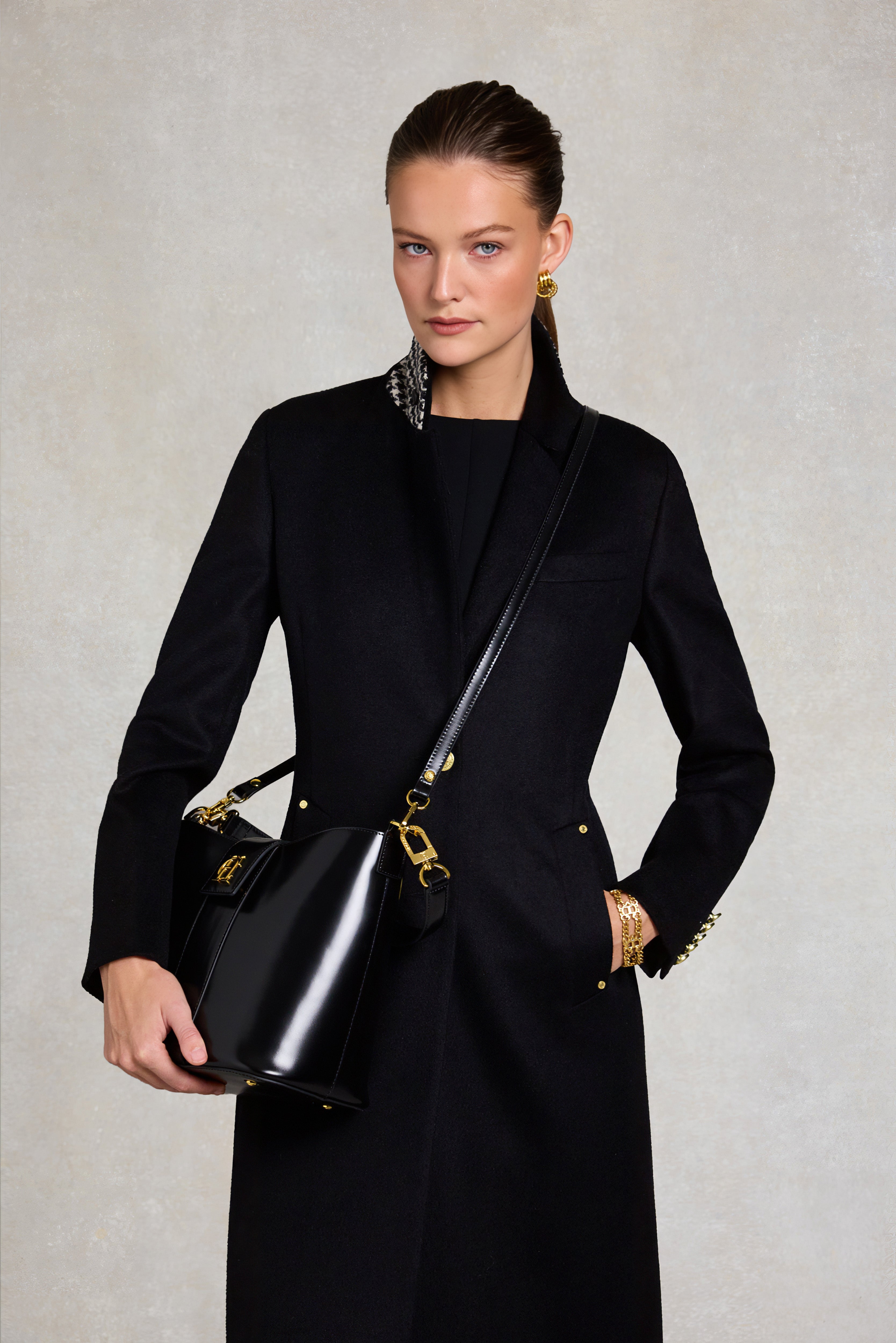 Milan Bucket Bag (Black Leather) – Holland Cooper US
